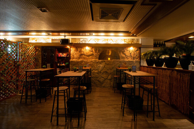 座席 : BAR lounge CHILLAX Resort （バーラウンジ チラックスリゾート） - 三宮（神戸市営）/バー | 食べログ