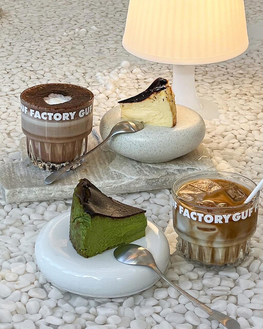 『12/9 新大久保に韓国カフェがニューオープン！』by nao.20180304 : GUF （グフ） - 新大久保/カフェ [食べログ]