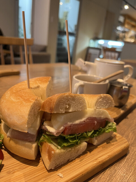 ナンバー ファイブ カフェ （NUMBER FIVE CAFE）のご予約 - 塚口（阪急）/カフェ | 食べログ