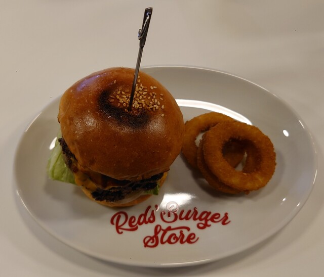 料理写真 : REDS' BURGER DINER - あすなろう四日市/ハンバーガー | 食べログ