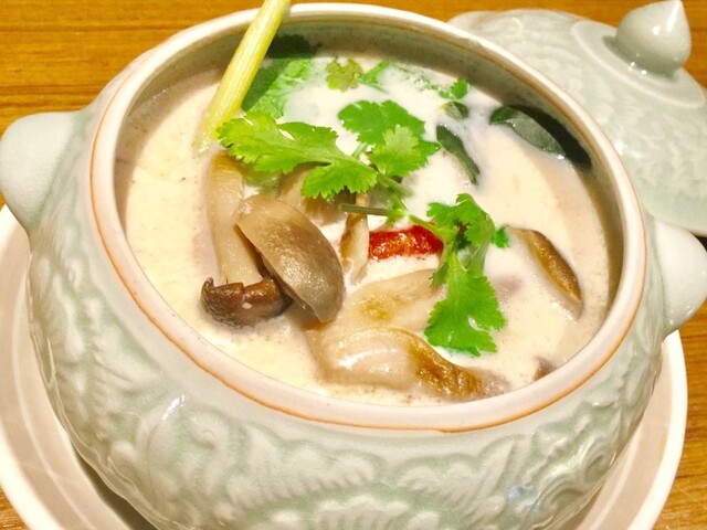 Bai toong （バイトーン） - 本山/タイ料理 | 食べログ