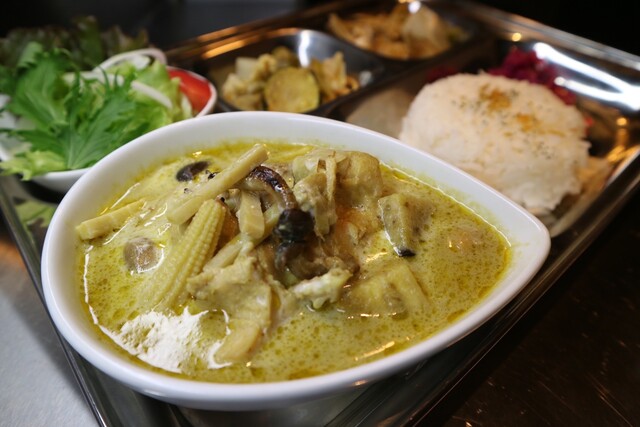 Bai toong （バイトーン） - 本山/タイ料理 | 食べログ