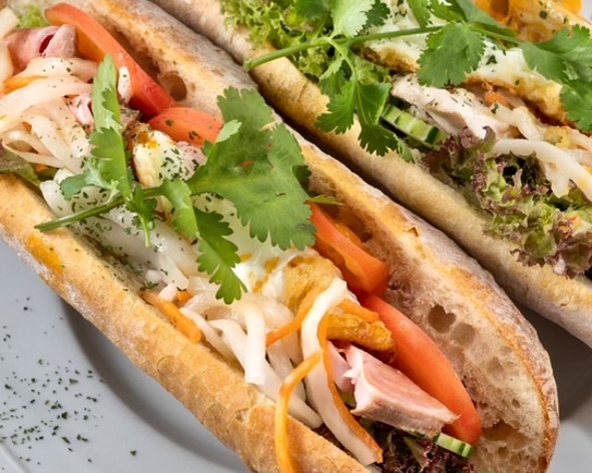 Bai toong （バイトーン） - 本山/タイ料理 | 食べログ