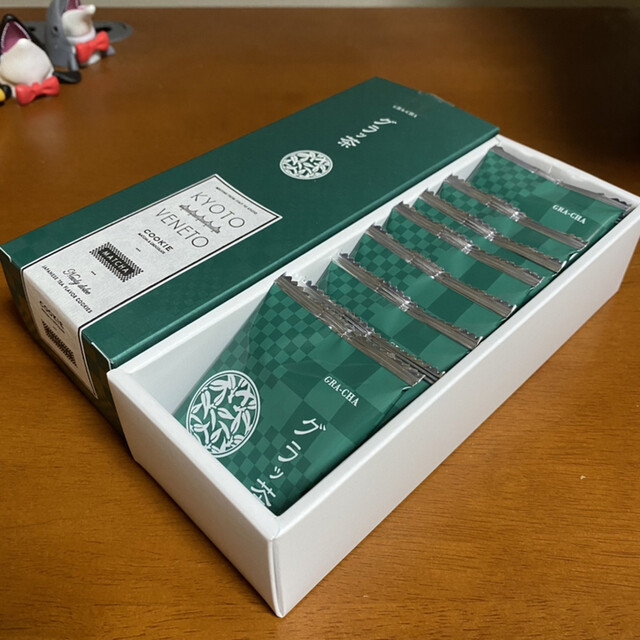 『抹茶ティラミス仕立てのラングドシャ「GRA-CHA -グラッ茶-」』by 鉄道王 : 京都ヴェネト 四条烏丸店 - 四条（京都市営）/カフェ ...