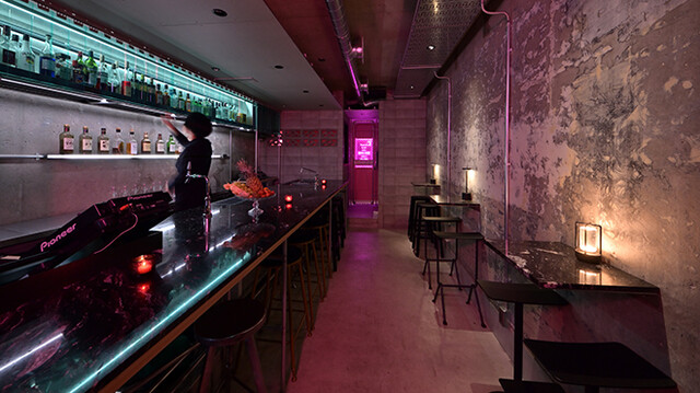 座席 : Bar Redd2 （バー レッドツー） - 六本木/バー | 食べログ