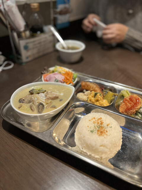 Bai toong （バイトーン） - 本山/タイ料理 | 食べログ