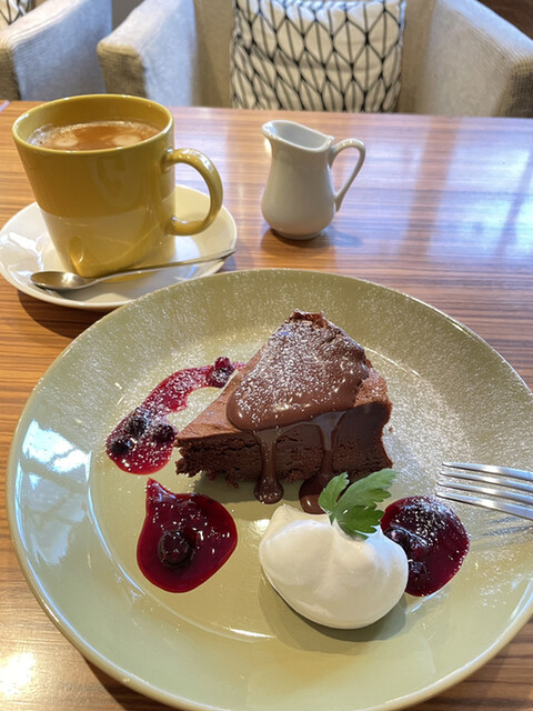 cafe tuoli （カフェ トゥオリ） - 岡本/カフェ | 食べログ