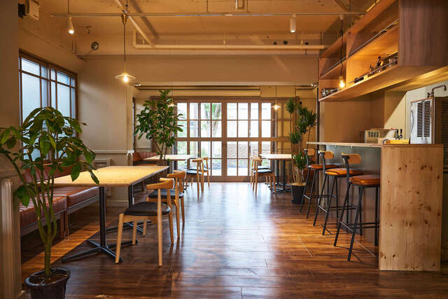 内観写真 : OFF TIME CAFE （オフ タイム カフェ） - 黒崎/カフェ | 食べログ