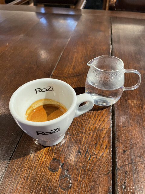 ROZI coffee （ロジコーヒー） - 新大久保/カフェ | 食べログ