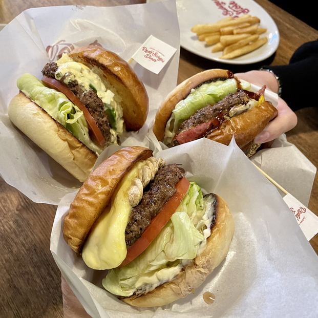 REDS' BURGER DINER - あすなろう四日市/ハンバーガー/ネット予約可 | 食べログ