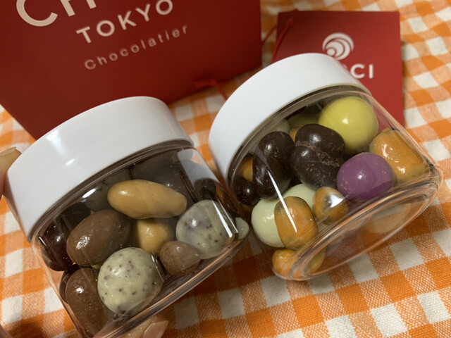 『カラフルな高級チョコボール』by つばきHime : CHOCI TOKYO （チョキ トウキョウ） - 四ツ谷/チョコレート [食べログ]