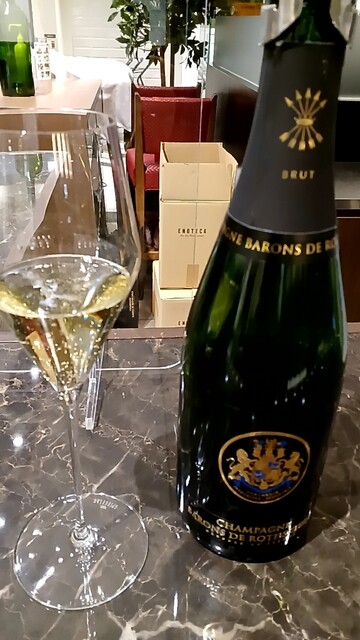 ENOTECA 松山三越店 （エノテカ） - 大街道/ワインバー | 食べログ