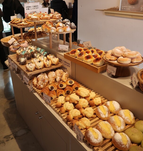 写真 : SUMOMO BAKERY 青山店 （スモモ ベーカリー） - 渋谷/パン | 食べログ