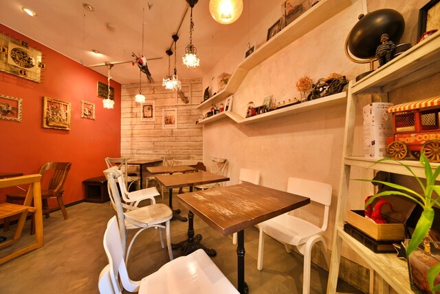 座席 : カフェ ハッチ ポッチ （CAFE HOTCH POTCH） - 西尾/カフェ | 食べログ