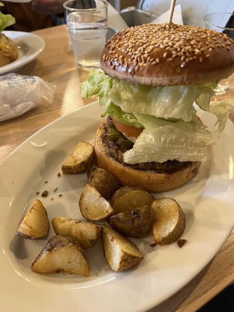 Overcook Burger Bar - 代田橋/ハンバーガー | 食べログ