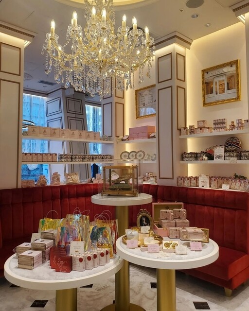 内観写真 : LE SALON DE NINA'S 日比谷店 （ル サロン ド ニナス） - 日比谷/カフェ | 食べログ