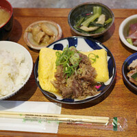 『HUB KITCHENで肉だし巻き定食』by 赤鯉 ジュード : おばんざい わびすけ 本町店 - 本町/居酒屋 [食べログ]