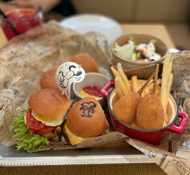 PEANUTS Cafe 博多 （ピーナッツ カフェ） - 博多/カフェ | 食べログ