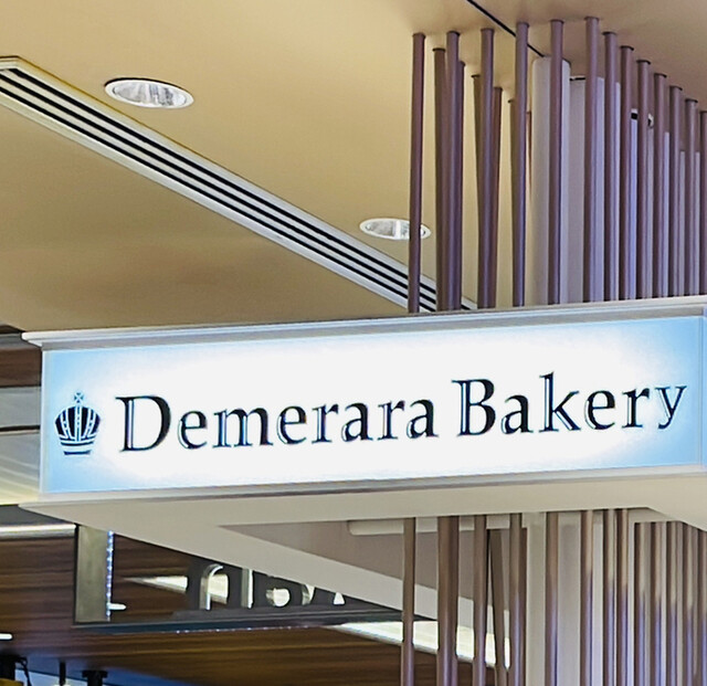『口の中で溶けてゆくようななめらかスコーン』by ひがっさい : デメララ・ベーカリー （Demerara Bakery） - 新宿/洋菓子 ...
