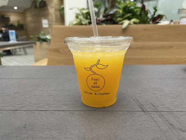 Feel at ease juice kitchen 星ヶ丘テラス店 （フィール アット イーズ ジュース キッチン） - 星ケ丘/ジュース ...