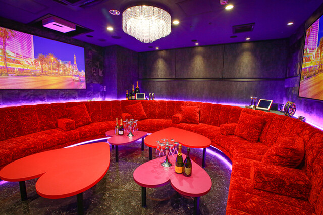 座席 : MODIS 新宿 （モディス） - 新宿三丁目/その他 | 食べログ