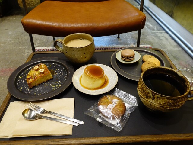 『蒜山の牛乳で作ったプリンとアーモンドタルト @ ミッシェルバッハ日本橋』by ベッキオ : ミッシェルバッハ 日本橋 （michelbach ...