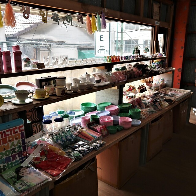 写真 : BOM CAFE （ボムカフェ） - 新大久保/カフェ | 食べログ