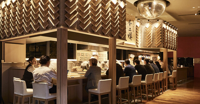 座席 : 鮨&BAR 不二楼 新丸ビル店 （Sushi & Bar Fujiro） - 大手町/寿司 | 食べログ