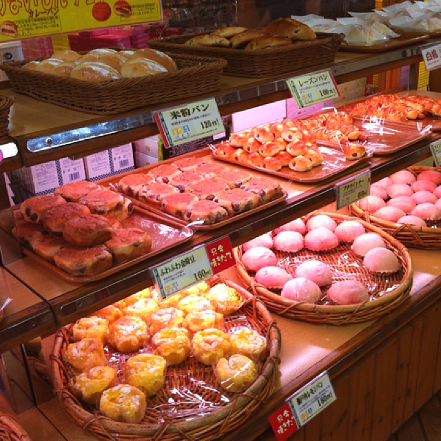 by 魚菜っ葉 : 吉備SA（上り） モスカート・ビアンコ - 備前一宮/パン [食べログ]