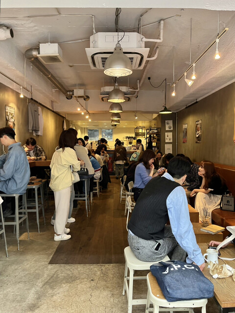 内観写真 : ストリーマー コーヒーカンパニー SHIBUYA （STREAMER COFFEE COMPANY） - 渋谷/カフェ | 食べログ