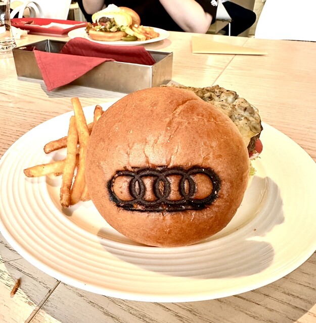 【閉店】Audi Delight Cafe （【旧店名】Audi Café by blanc noir） - 馬車道/カフェ | 食べログ