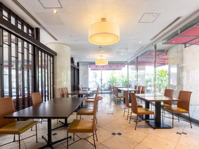 座席 : Restaurant Kafuka （レストラン カフカ） - 県庁前/ビュッフェ | 食べログ