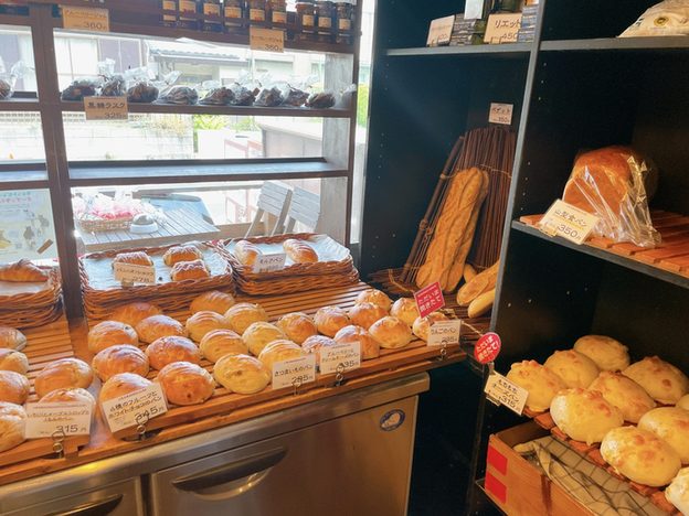 『もっちり、しっとりの独自の食感のパン』by miwasawa : zacro （パン屋 ザクロ） - YRP野比/パン [食べログ]