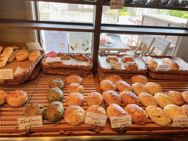 『もっちり、しっとりの独自の食感のパン』by miwasawa : zacro （パン屋 ザクロ） - YRP野比/パン [食べログ]