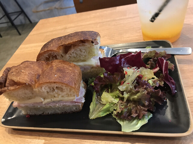 CAFE&BAKE ARCA （カフェ＆ベイク アルカ） - 阿波座/カフェ | 食べログ