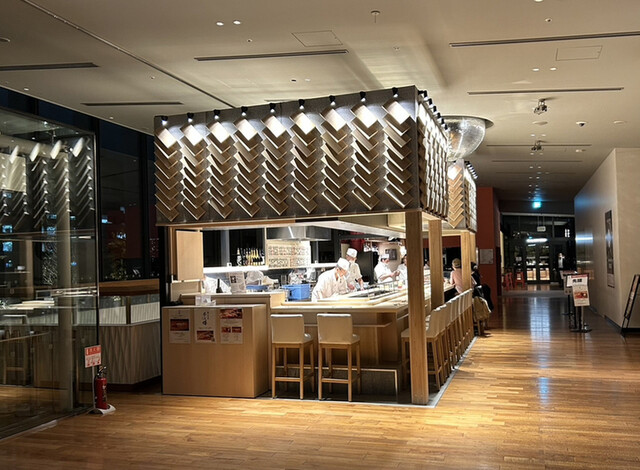 鮨&BAR 不二楼 新丸ビル店 （Sushi & Bar Fujiro） - 大手町/寿司 | 食べログ
