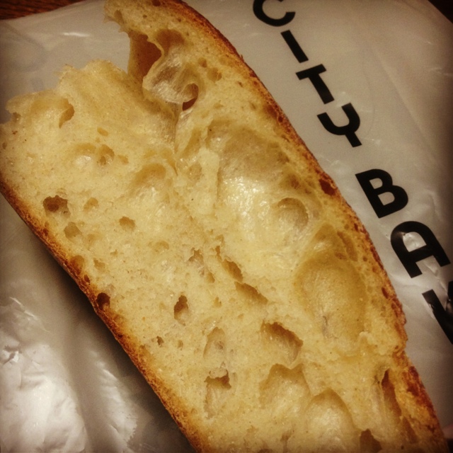 『ニューヨーカーきどりで♪ 』by waterfall : ザ シティ ベーカリー UMEDA （THE CITY BAKERY） - 大阪 ...