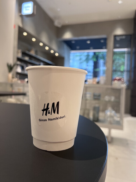 H&M Coffee Shop 銀座並木通り店 （エイチ&エム コーヒー ショップ） - 銀座一丁目/カフェ | 食べログ