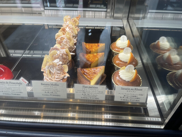 『完成度も高いケーキやタルトが並びます』by わんさくん : CONFECT-CONCEPT （コンフェクト コンセプト） - 稲荷町/ケーキ ...