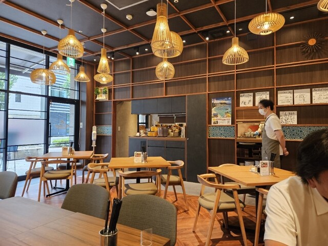 内観写真 : Ono Grill Tokyo （オノ グリル トウキョウ） - 神保町/ハワイ料理 | 食べログ