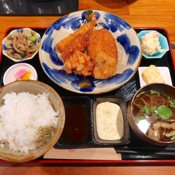 『那覇・西町「居酒屋 のろし」で定番の鯖の塩焼定食 | 沖縄ランチブログZ』by バシタカ : のろし （noroshi） - 旭橋/居酒屋 ...