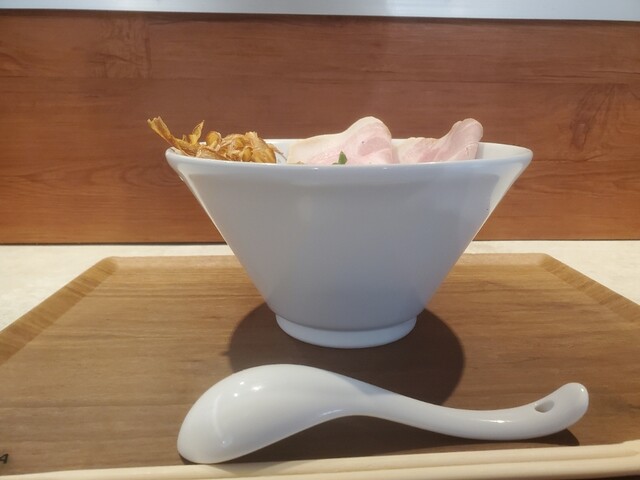 『FOOD HALL SHIKISMにオープンした「MAGARA」、鶏白湯ラーメン旨し！』by 松一君 : MAGARA （マガラ） - 志木 ...