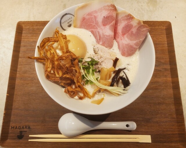 『FOOD HALL SHIKISMにオープンした「MAGARA」、鶏白湯ラーメン旨し！』by 松一君 : MAGARA （マガラ） - 志木 ...