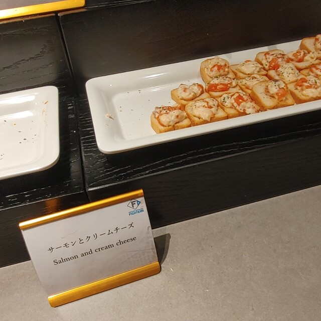 『エスコンフィールドのプレミアムシート♪』by ageha嬢 : DIAMOND CLUB LOUNGE sponsored by ANA ...