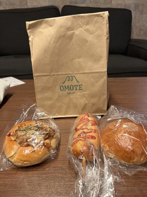OMOTE BAKERY （オモテ ベーカリー） - 積志/パン | 食べログ
