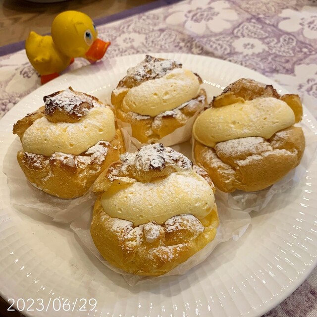 『☺︎シュークリーム』by りヴぁろばうわう : C3 神戸阪急店 （シーキューブ） - 神戸三宮（阪神）/洋菓子 [食べログ]