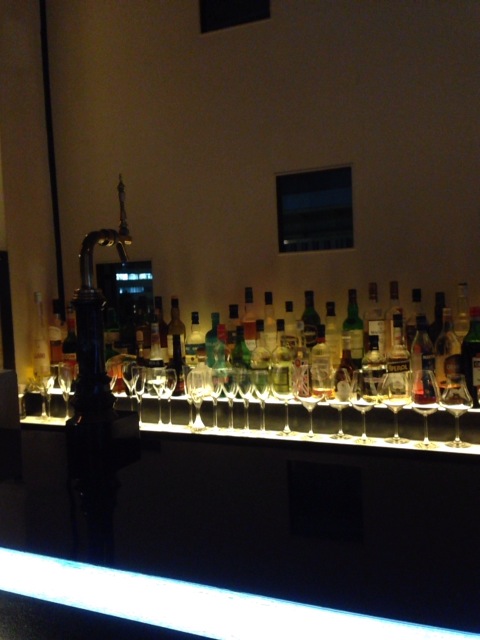 BAR es （バーエス） - みなと元町/バー | 食べログ