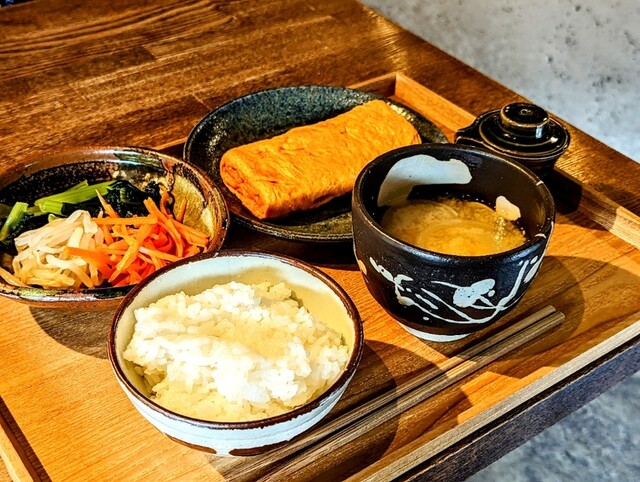 『おしゃれな店内で朝食を…』by ジャン・ダラリン : SAGAN （サガン） - 清水五条/カフェ [食べログ]