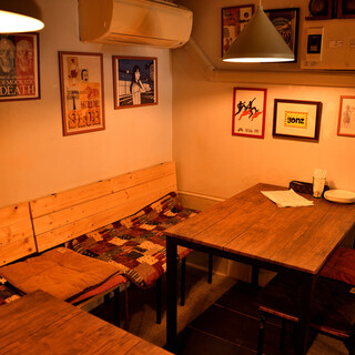 座席 : gonz - 伊勢佐木長者町/ビストロ | 食べログ