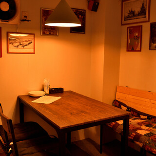 座席 : gonz - 伊勢佐木長者町/ビストロ | 食べログ